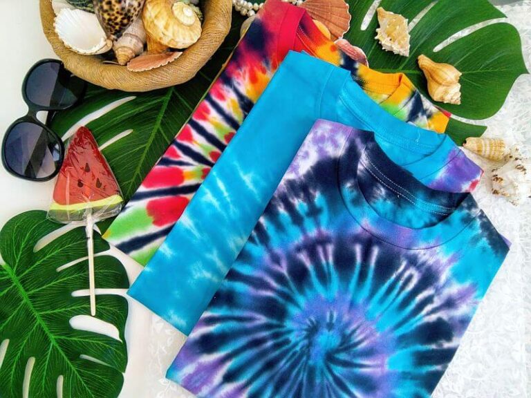 Tendințe în modă - Tricouri colorate prin tehnica tie-dye de la ...